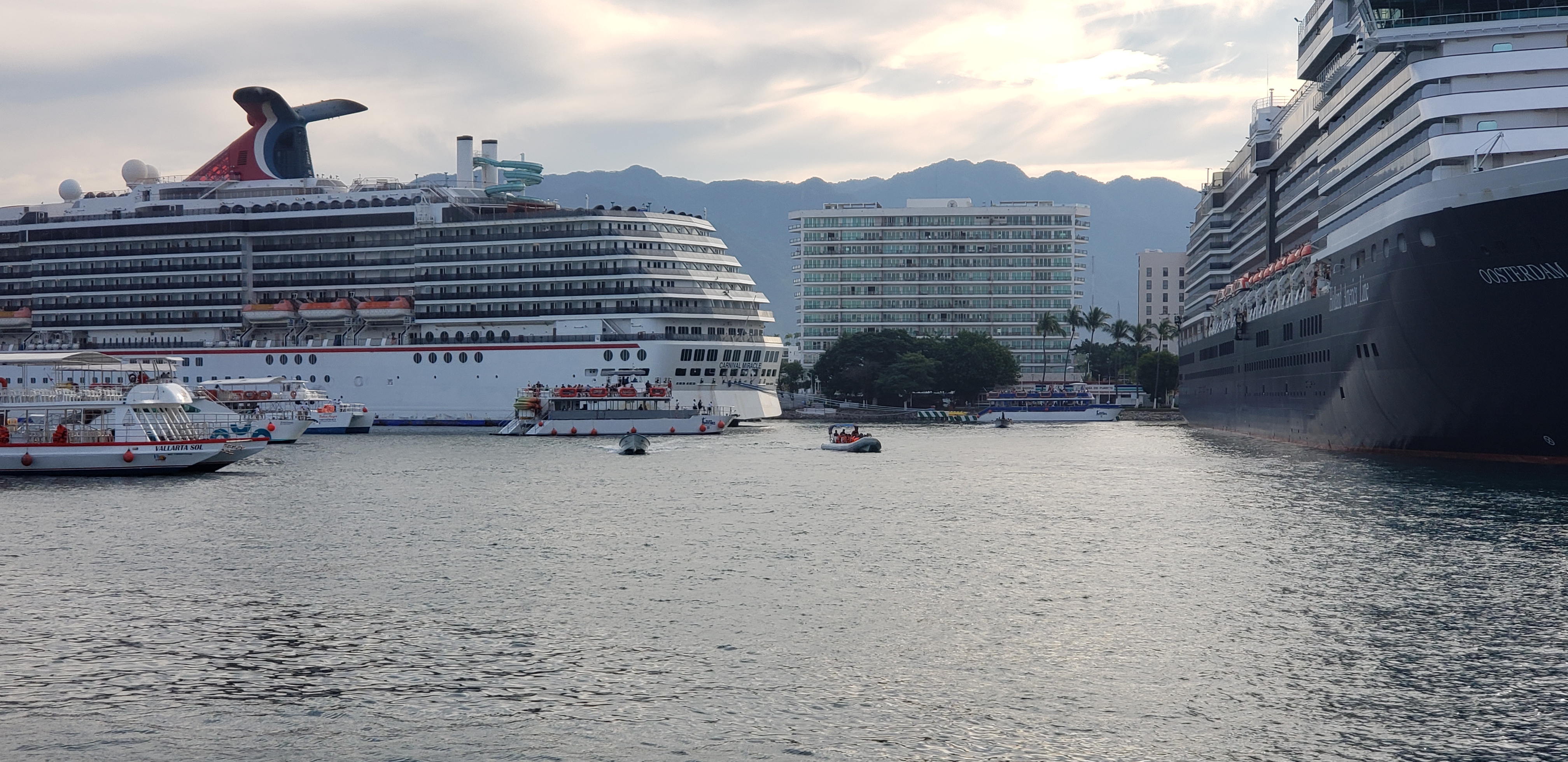 20191127_085827.jpg – Red Rover